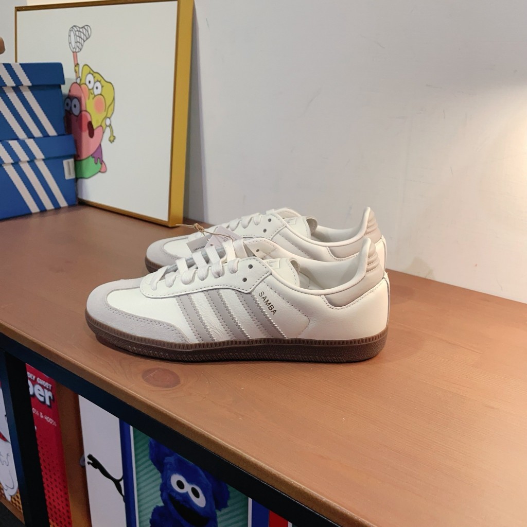 Sugar_tw - 現貨 Adidas Samba OG 歐洲限定 珍珠流光 大象灰 復古鞋 JH6479 | 蝦皮購物
