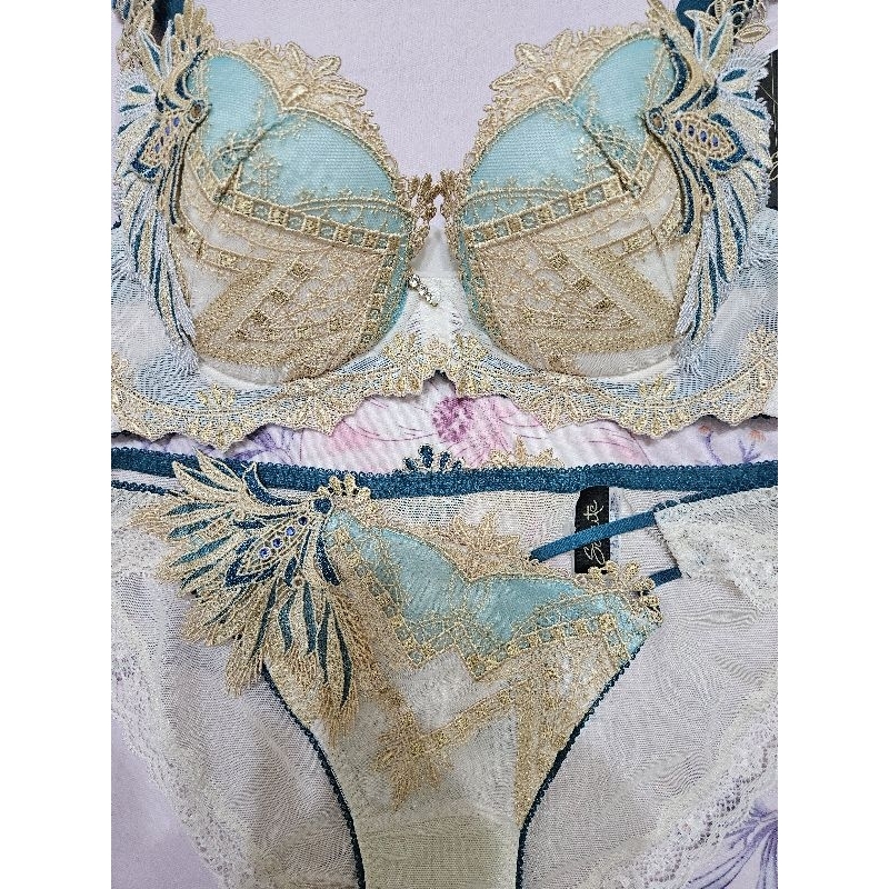 莎露 Salute 79系列 皇家的紋章嫩綠金色華麗內衣褲組 D65+M | 蝦皮購物