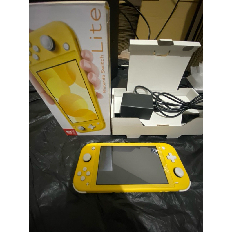 NS switch lite 主機（日規機）出廠日期2024有使用痕跡已貼保護貼有盒裝 | 蝦皮購物