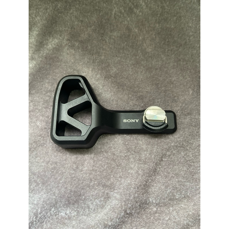 二手 SONY GP-X1EM 姆指握把 握把延長器 （A9 A7R2 A7R3 A73 A72 A7S2) | 蝦皮購物