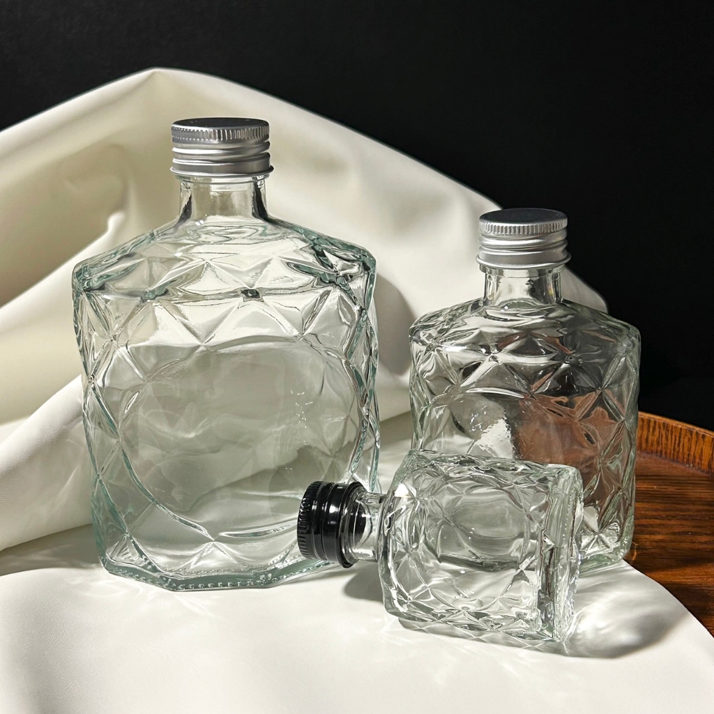 菱紋鑽石玻璃瓶（台灣現貨）☆ VITO zakka ☆ 玻璃瓶 飲料瓶 酒瓶 造型玻璃瓶 泡茶瓶 咖啡瓶 | 蝦皮購物