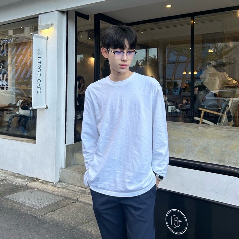 【BASIC】24H出貨｜韓國素面薄長袖🇰🇷實拍 韓系 基本款 穿搭必備 內搭 四色 模特實拍 打底素T 薄長袖 | 蝦皮購物