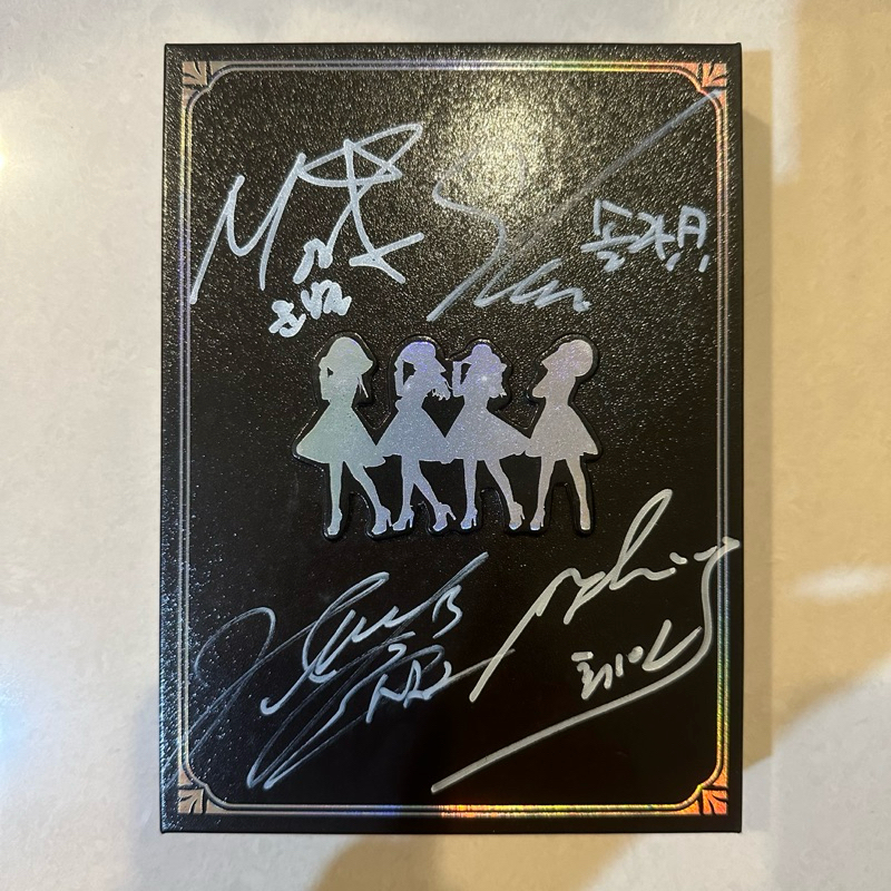 MAMAMOO 親筆簽名 MOOSICAL 專輯 DVD 頌樂 solar 玟星 輝人 華莎 文星伊 親簽 小卡 簽名 | 蝦皮購物
