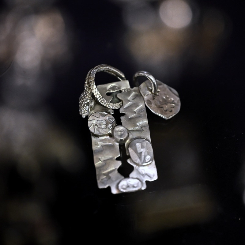 【Hawk Vintage】 《Stop Light Co 高山隆》手敲 滿配 銀 刀片 銀蛇環 三點銀 閃電 吊墜 | 蝦皮購物