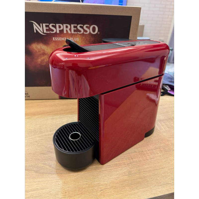 《二手 9成新》Nespresso 膠囊咖啡機 Essenza Plus (瑞士頂級咖啡品牌) | 蝦皮購物