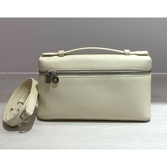 預購 Loro Piana Extra Pocket L19 奶昔白 銀釦 | 蝦皮購物