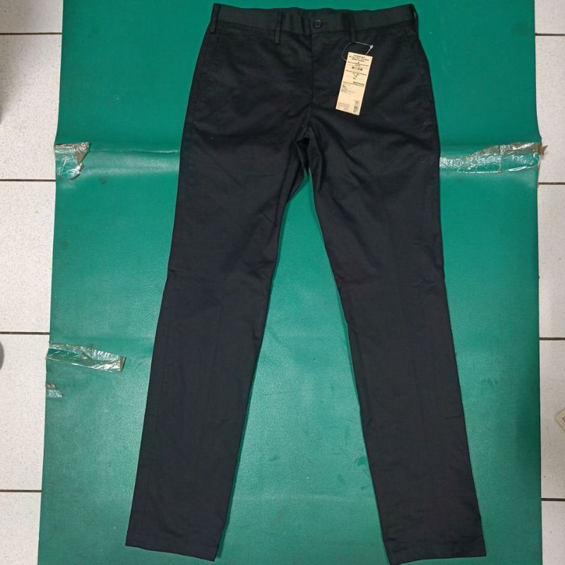 日本 Muji 無印良品 全新 原1390元 公司貨 輕薄 排汗 透氣 簡潔 長褲 休閒褲 30吋腰 | 蝦皮購物