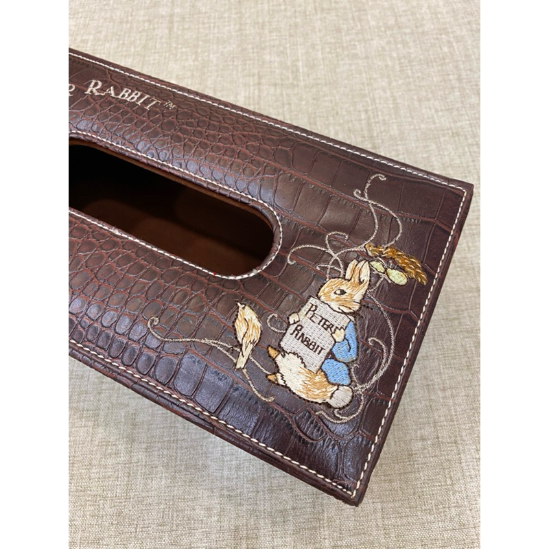 全新品 彼得兔 鱷魚皮刺繡面紙盒 Peter Rabbit leather tissue box | 蝦皮購物