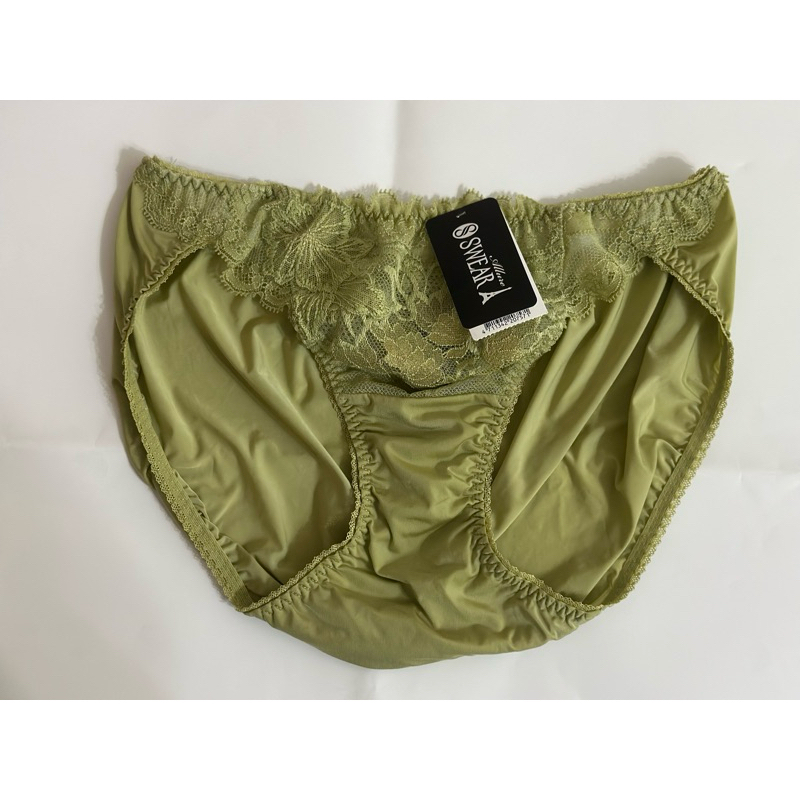 Swear 思薇爾 金戀花羽系列 XL 蕾絲低腰三角女內褲（蒲柳綠） | 蝦皮購物
