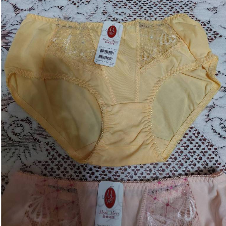 {小芬的私房舖}N003曼黛瑪璉星鑽黃色蕾絲包覆提托經典超彈性三角內褲（F62477-3)原價420元（M號） | 蝦皮購物