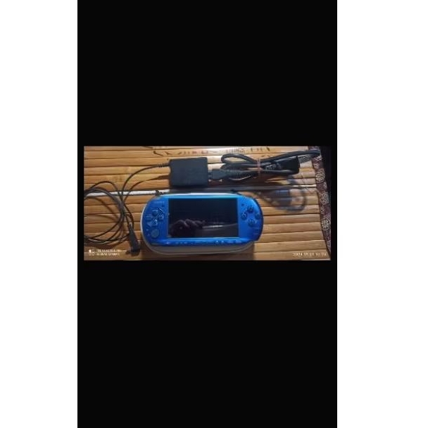 ~幸運蝦店~二手 SONY PSP 3007 主機 耀動藍 /無改機含正廠4G MS PRO DUO 卡(非TF轉MS) | 蝦皮購物
