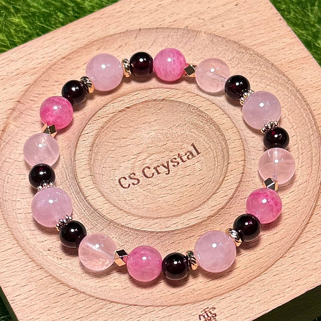 CS Crystal 編號937 - 馬粉晶+水透體西柚粉晶+櫻花雨薔薇輝石+紅石榴石設計款 | 蝦皮購物