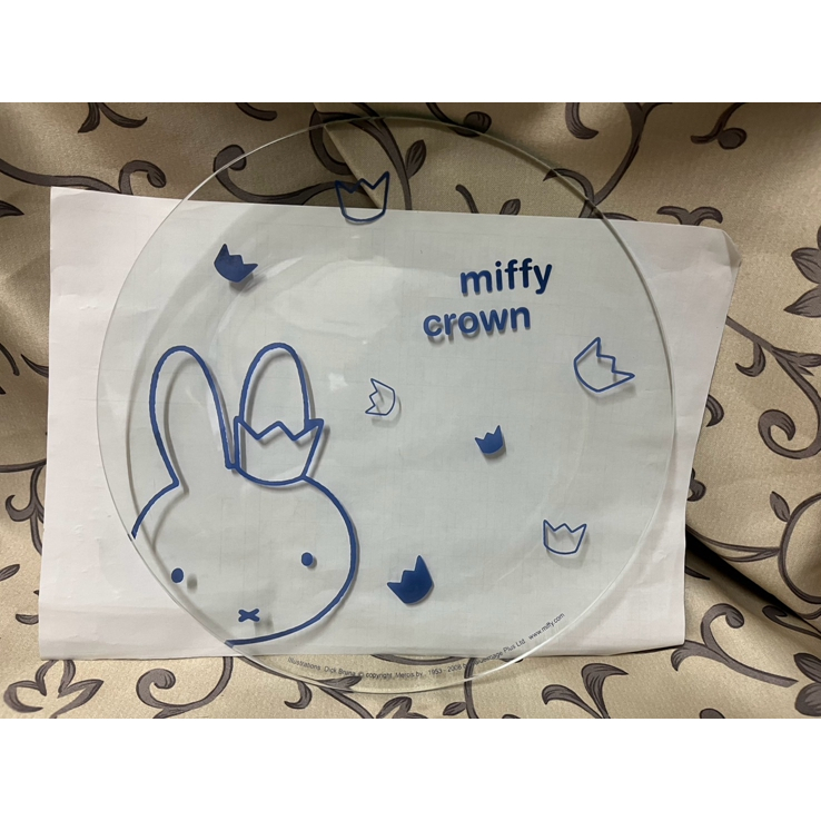 ＊謝啦二手書＊ 米飛兔 miffy crown 盤子 透明盤子 二手未使用只擺在櫃子 但沒有外盒 | 蝦皮購物