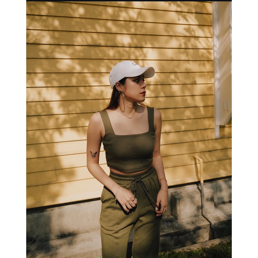 全新 Mercci22 Tyra泰拉聯名 方領羅紋短板Bra Top 黑L | 蝦皮購物