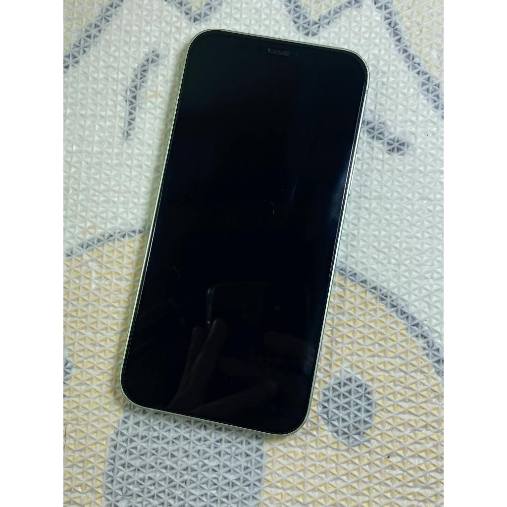 自曲5千1 Apple IPhone 12 128G 二手蘋果手機 6.1吋 (背蓋裂痕) | 蝦皮購物