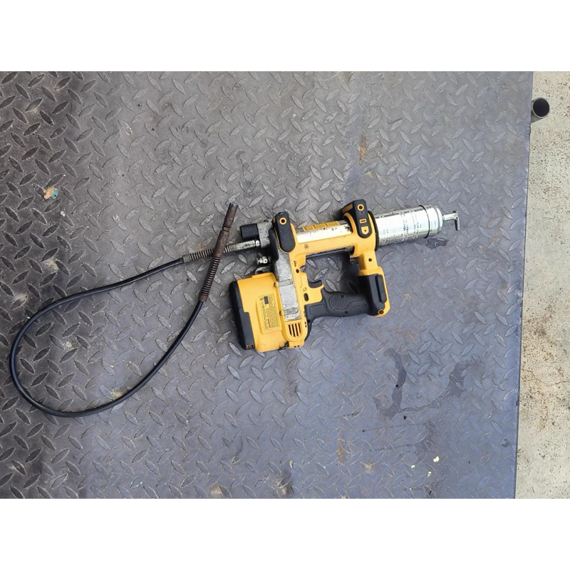 二手外匯 得偉 DEWALT 20V鋰電黃油槍 DCGG571 原裝正品全功能正常機器，無拆無維修原裝二手機器 | 蝦皮購物