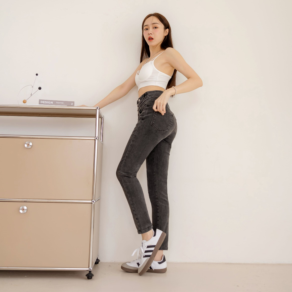 OB嚴選 視覺細-5KG．高腰排釦彈力炒鹽窄管顯瘦褲 《BA7513》大尺碼/女裝/現貨 | 蝦皮購物