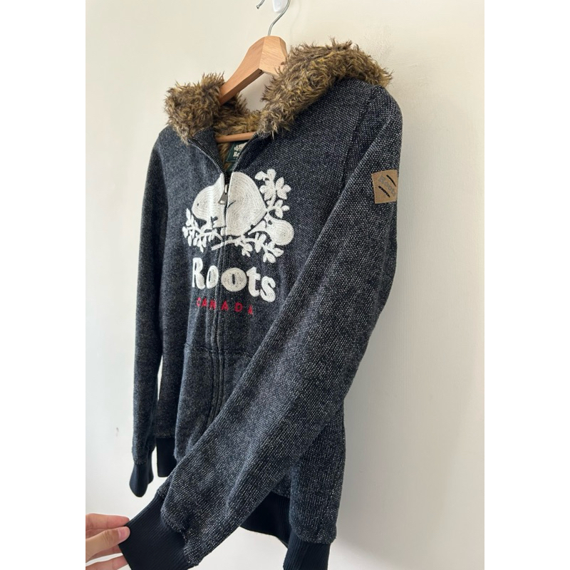 正版 Roots 刺繡 大Logo字母 海狸 黑色 內刷毛 外套 XS號（155/80A) | 蝦皮購物