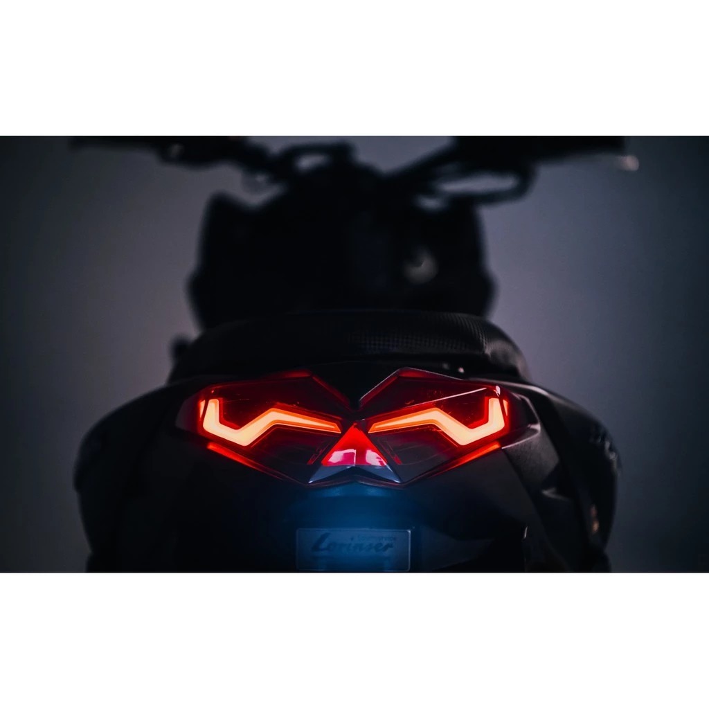 【瘋猿二輪】【SLO】FORCE SLO M8 導光式樣 尾燈 序列式方向燈 LED尾燈 煞車燈 FORCE155 尾燈 | 蝦皮購物