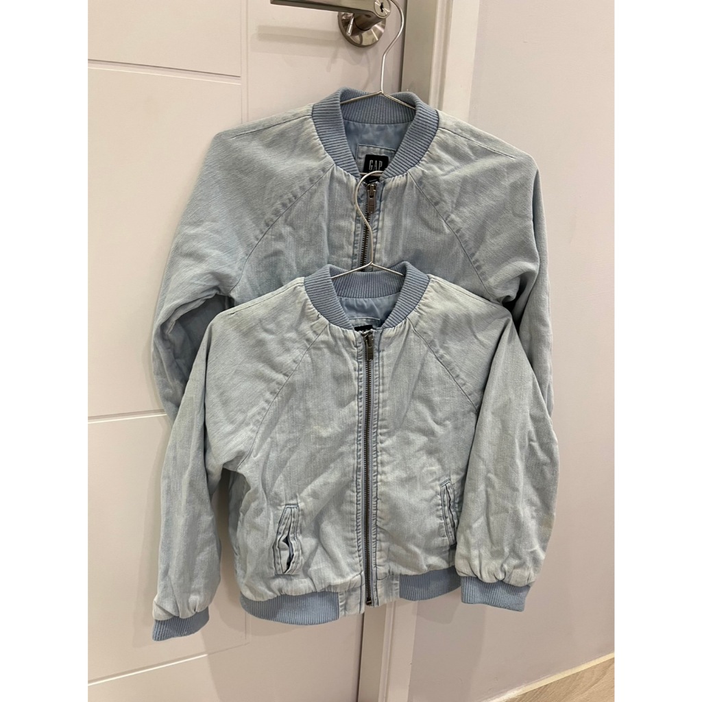 二手女寶雙胞胎衣物出清 快快來 GAP 牛仔外套 好看實搭 5Y 我有兩件喔 此為單件價格 | 蝦皮購物