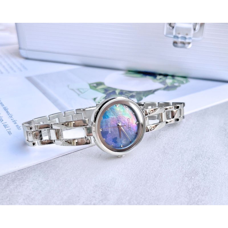 CITIZEN 日本星辰 ECO-Drive Beginning Blue希望之藍限定款手環式女錶 EM0801-85N | 蝦皮購物