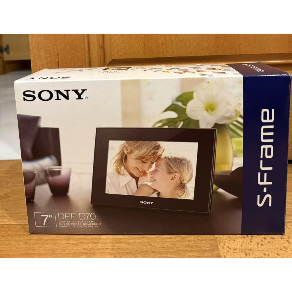 【À安醬精品館】Sony S-Frame DPF-D70 數位相框 (紅色) 限量款 二手 超低價出售 | 蝦皮購物