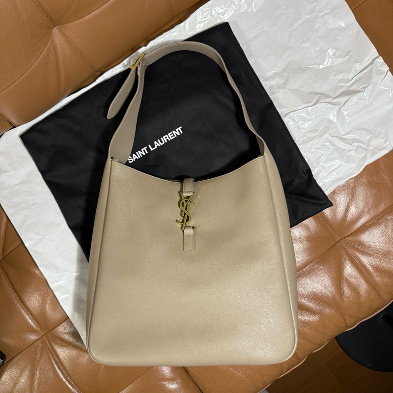 正品 Saint Laurent YSL LE 5 À 7柔軟大型包款 暗灰色 大象灰 可放13吋筆電 | 蝦皮購物