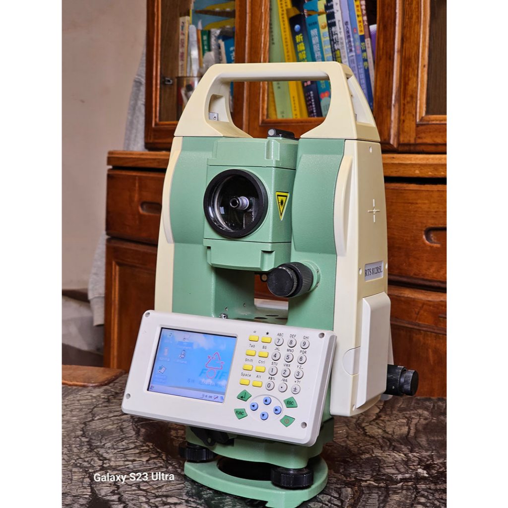 二手蘇一光FOIF RTS-812R5L 2秒精度全站儀，能擴充成自動陀螺全站儀!! | 蝦皮購物