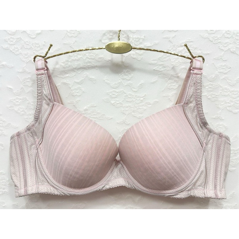 黛安芬 38/85C，厚罩杯，請詳細參閱「商品詳情」。 | 蝦皮購物
