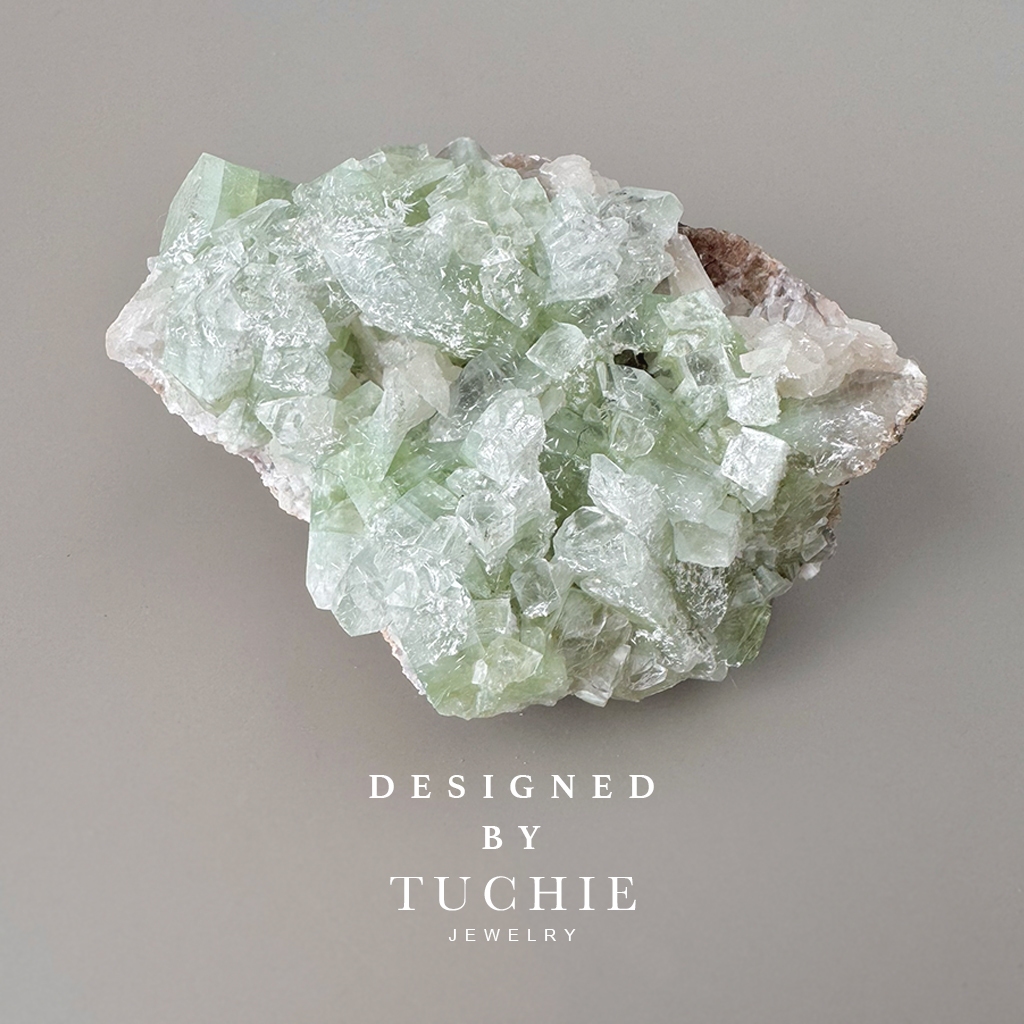 現貨實拍 綠魚眼石 / 淨化水晶 舒緩情緒 消磁石 / 共生粉紅沸石 魚眼石 原礦 印度魚眼石TUCHIE輕珠寶 | 蝦皮購物