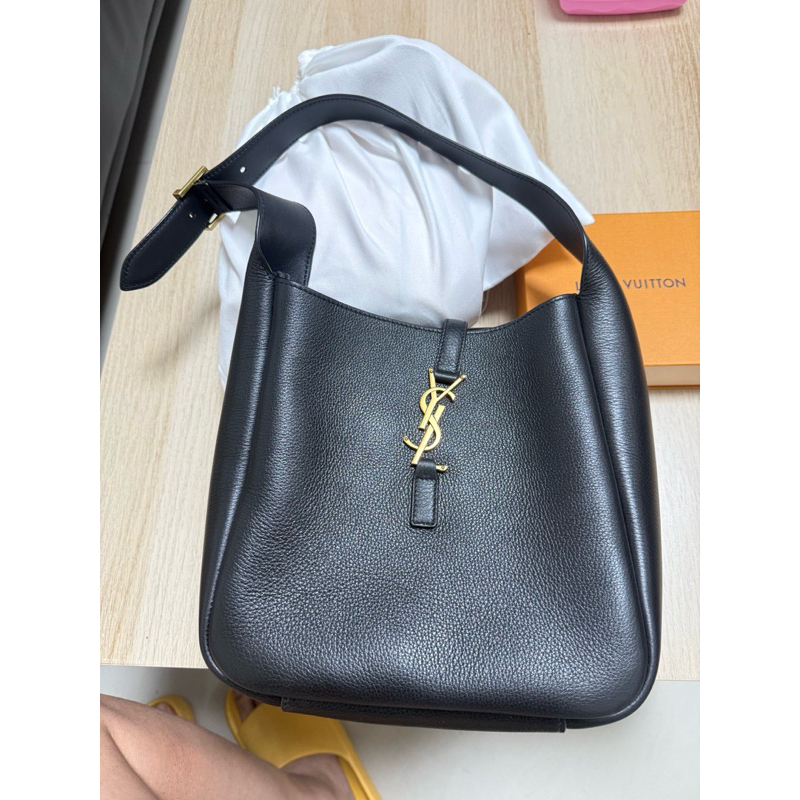 Saint Laurent YSL 5a7 hobo 黑金 小款 全新 | 蝦皮購物
