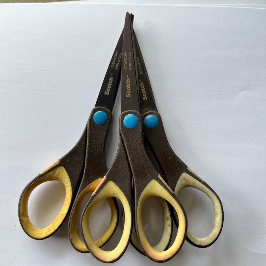 [沐沐屋]二手-3M Scotch 鈦金屬事務剪刀 SS-T7 (7吋) | 蝦皮購物