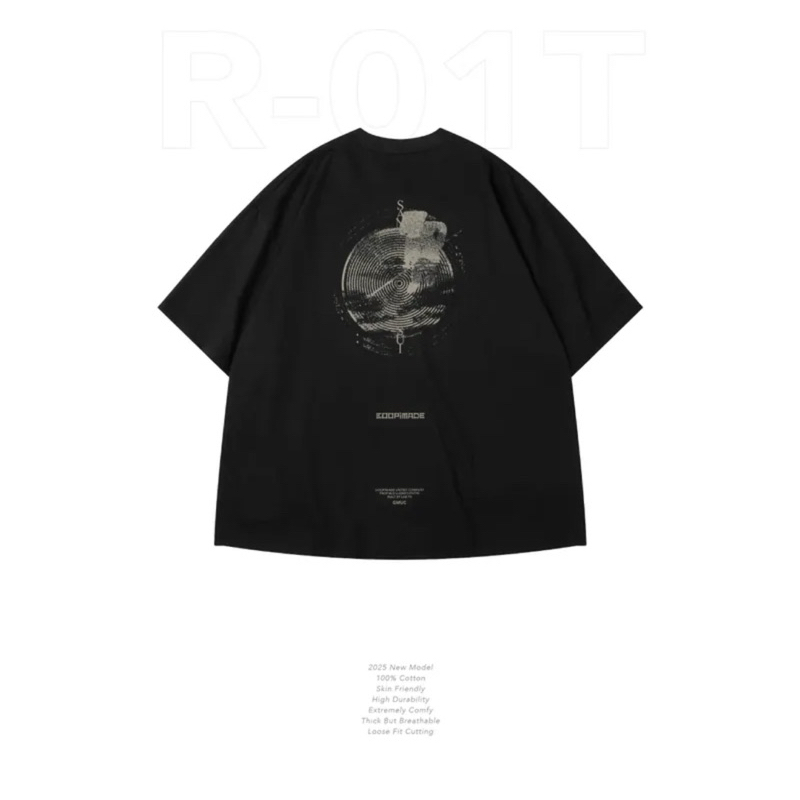 Goopi “R-01T” Karesansui YEN Logo Tee - Shadow | 蝦皮購物