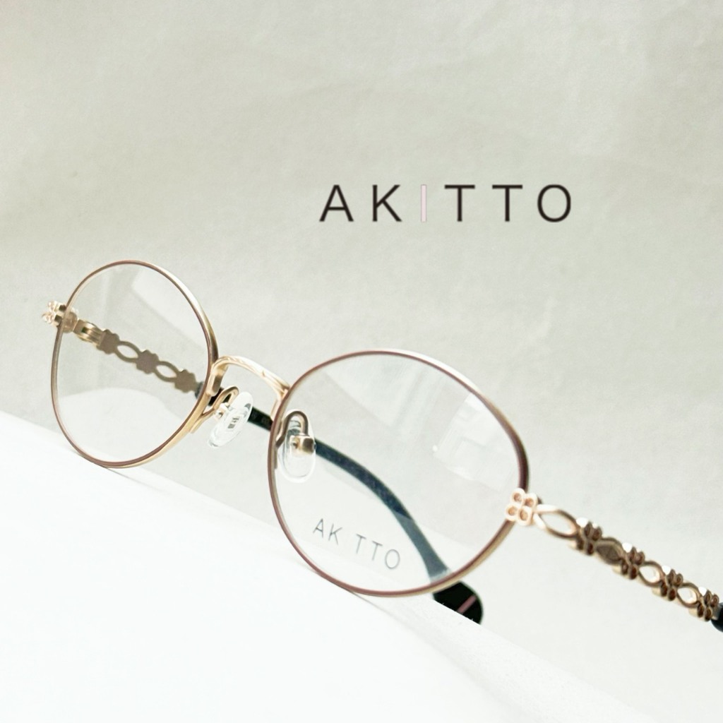 【AKITTO】日本手工框｜專為亞洲女生臉型打造｜小臉｜純鈦｜讓人戴上會微笑的眼鏡｜優雅小心機 | 蝦皮購物