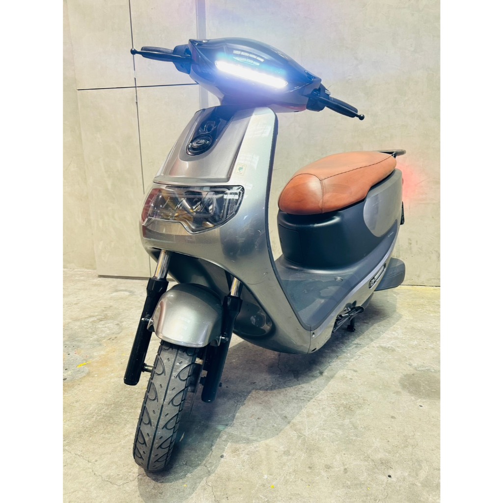 {高雄} 承鑫車業 中華 EMOVING 旗艦型 IE125 勁炫125 電動機車 中古機車 可分期 | 蝦皮購物