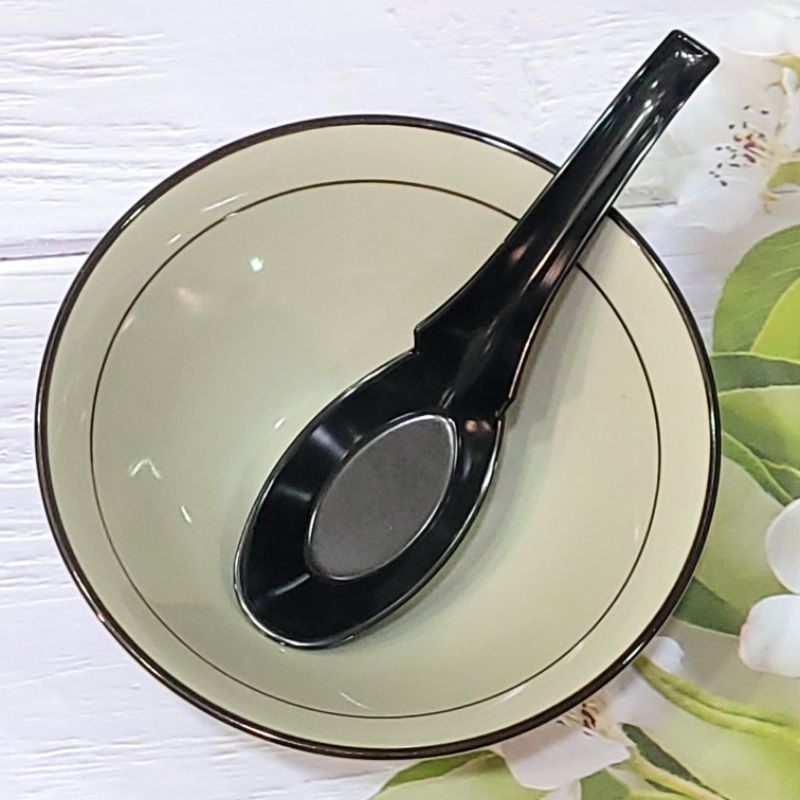 【yoyo home】日本 Entec防滑落拉麵湯匙(黑)拉麵匙 美耐皿湯匙 非陶瓷 防滑凹槽設計 | 蝦皮購物