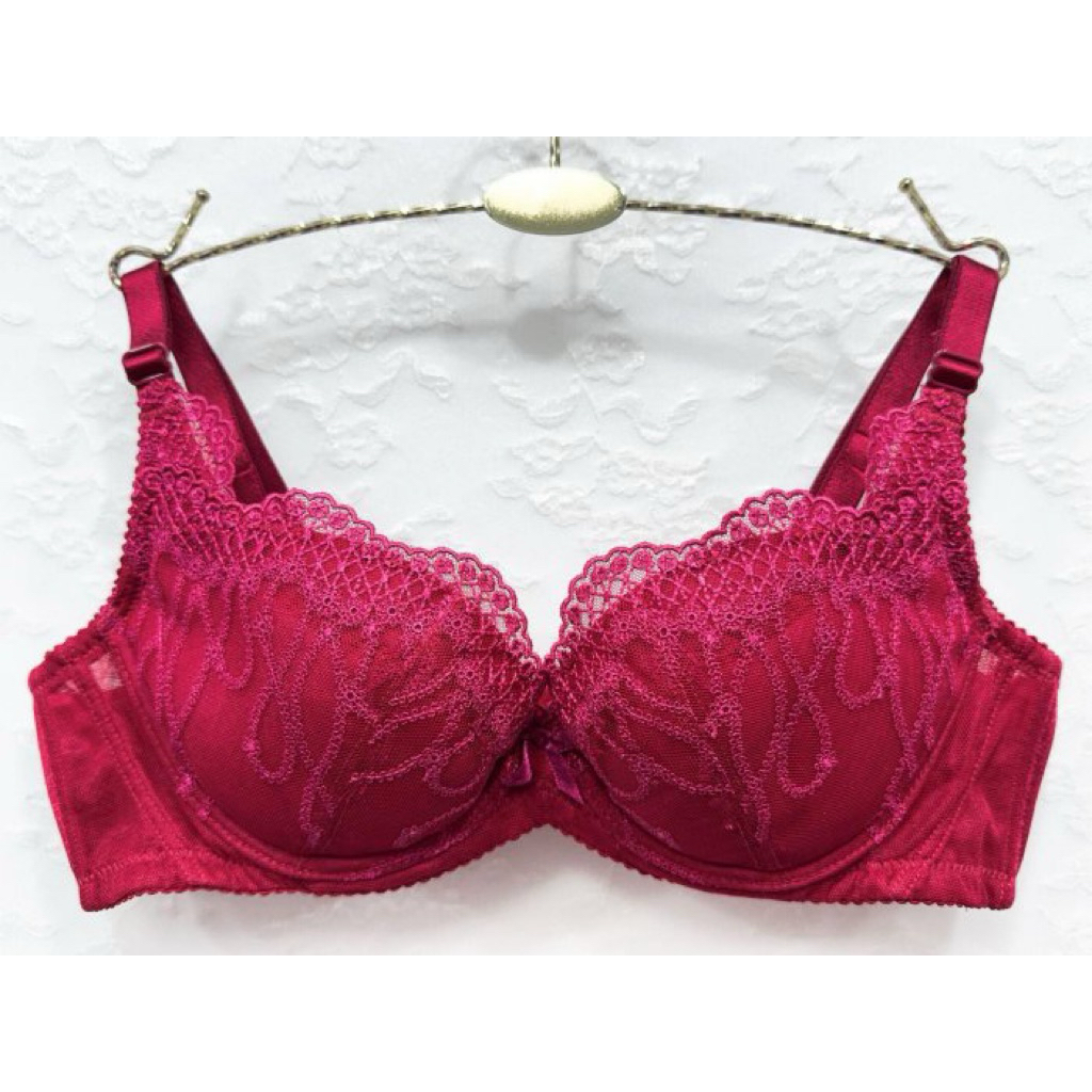 清倉⬇️降價奧黛莉 34/75B，微厚杯(有附水餃墊)，請詳細參閱「商品詳情」。 | 蝦皮購物