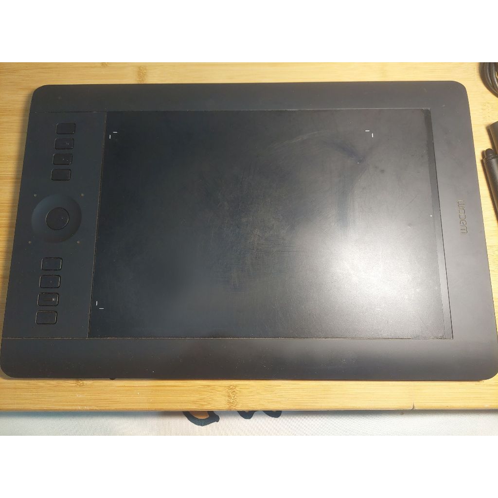 二手 Wacom Intuos pro medium (PTH-651) 中型 繪圖板 7成新 | 蝦皮購物