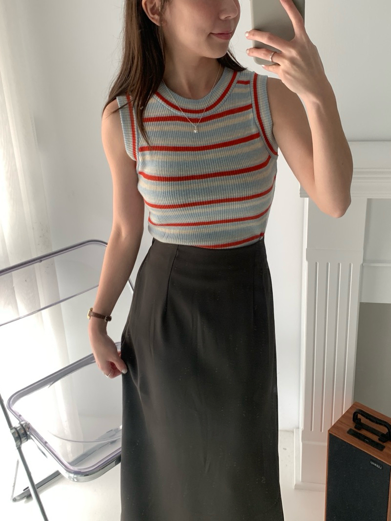 Mooyi-現貨｜(推爆！)撞色條紋薄料針織背心(2colors) | 蝦皮購物