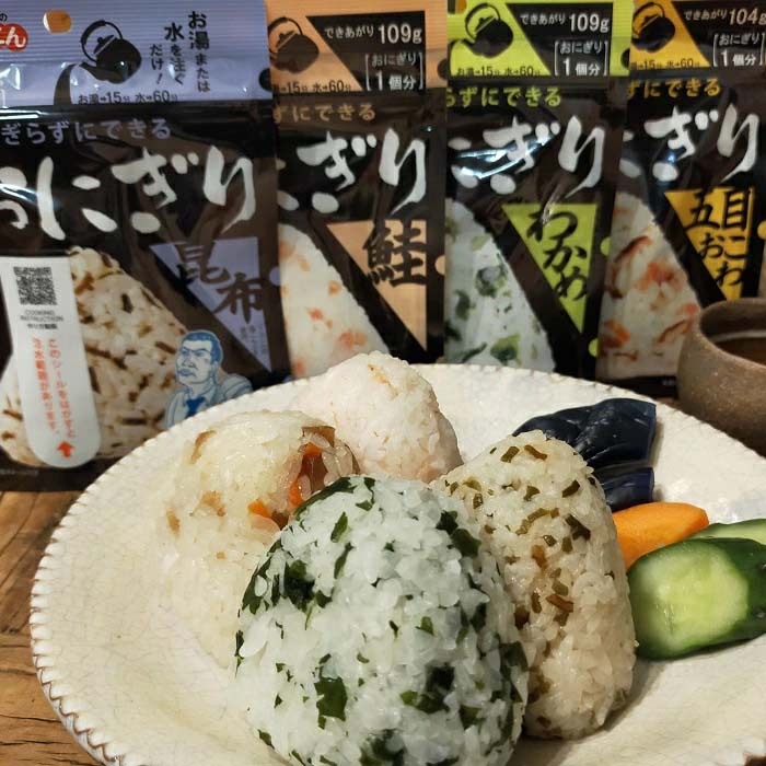 日本 Onisi 尾西 即食飯糰 乾燥飯 防災食品 冷熱水皆可 登山 露營料理包 糧食 災難包 海帶芽 五木什錦 鮭魚 | 蝦皮購物