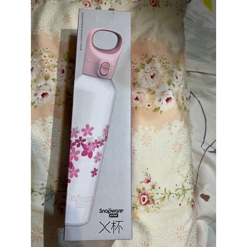 【Snapware康寧】Pyrex魔力炫彩櫻花杯520ml 玻璃水瓶 冷水瓶 | 蝦皮購物