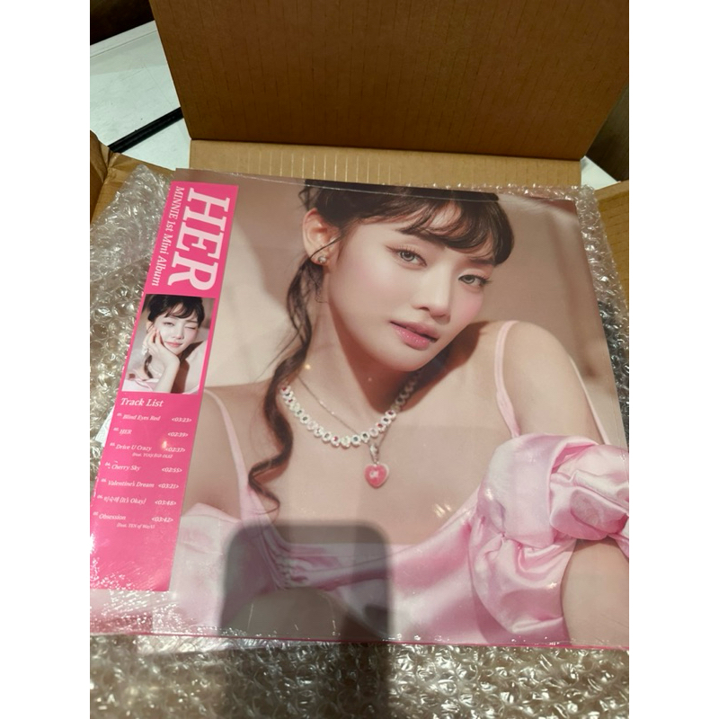 MINNIE gidle dle idle (G)I-DLE - HER LP 黑膠唱片+伯賢寫真書（勿直接下單） | 蝦皮購物