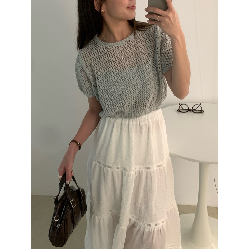 Mooyi-現+預｜短版洞洞上衣(2colors) | 蝦皮購物