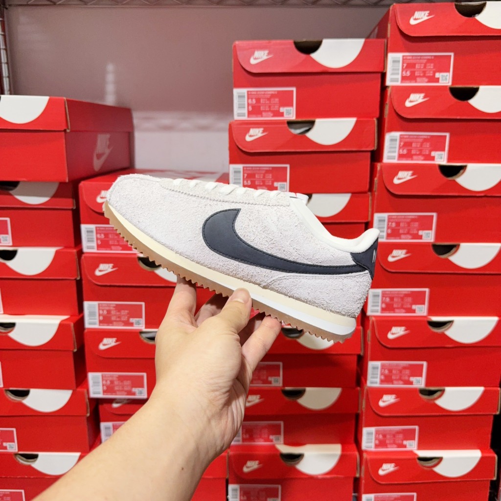 代購♦️2504 Nike Cortez 燕麥奶油 黑勾 麂皮 阿甘 阿甘鞋 FJ2530-102 | 蝦皮購物