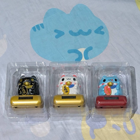 (一套販售) 咖波 貓貓蟲 capoo 7-11 太陽能招財搖擺公仔 太陽能 搖擺公仔 招財貓 黑 白 藍 | 蝦皮購物