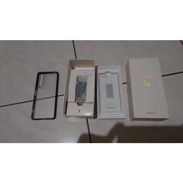 賣8500 9成新 台版 Xperia 1III 盒裝 灰色12G/256G 5G+5G 1II 1 IV 1V 可參考 | 蝦皮購物