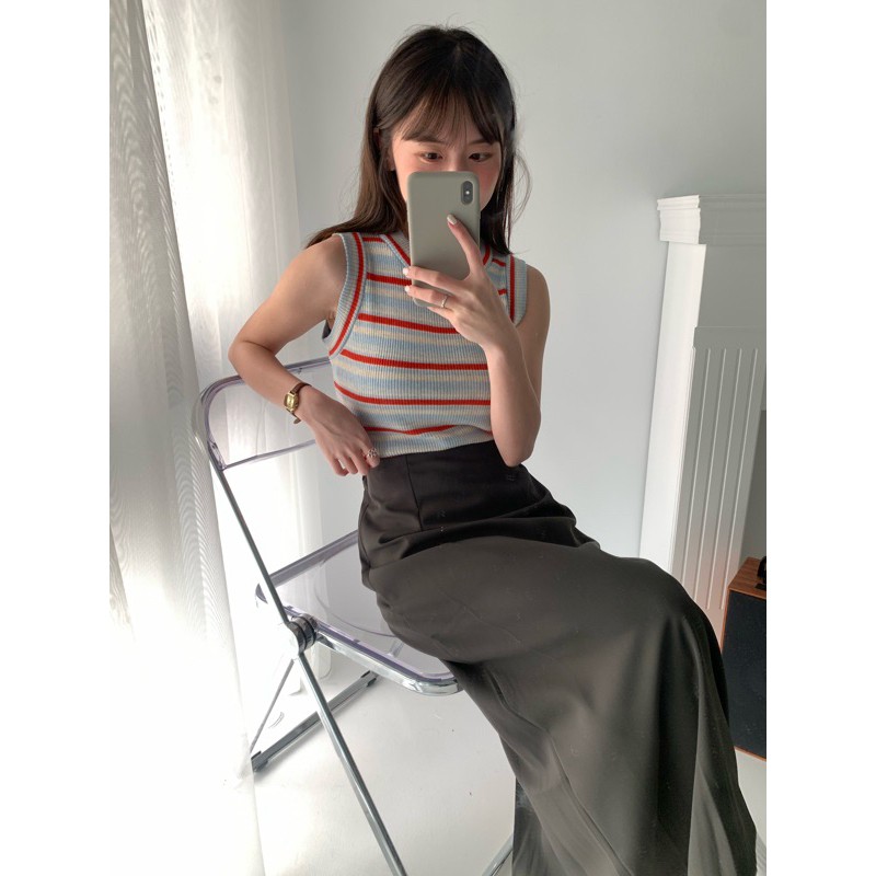 Mooyi-現貨｜(推爆！)撞色條紋薄料針織背心(2colors) | 蝦皮購物