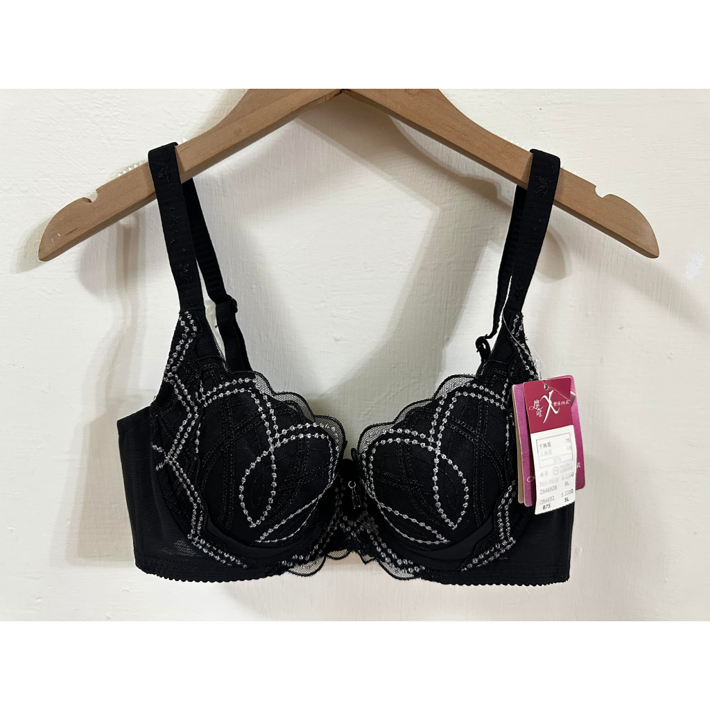 華歌爾摩奇系列 挺魔力 高脅邊 提托 75B 80B B75 B80 34B 36B 黑色 三排扣 | 蝦皮購物