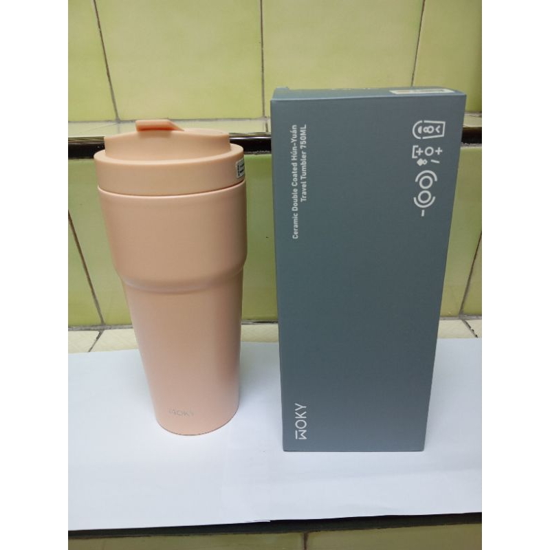 【WOKY 沃廚】二代渾圓杯-雙層陶瓷渾圓杯-750ml (含矽膠吸管)顏色：香柚 | 蝦皮購物