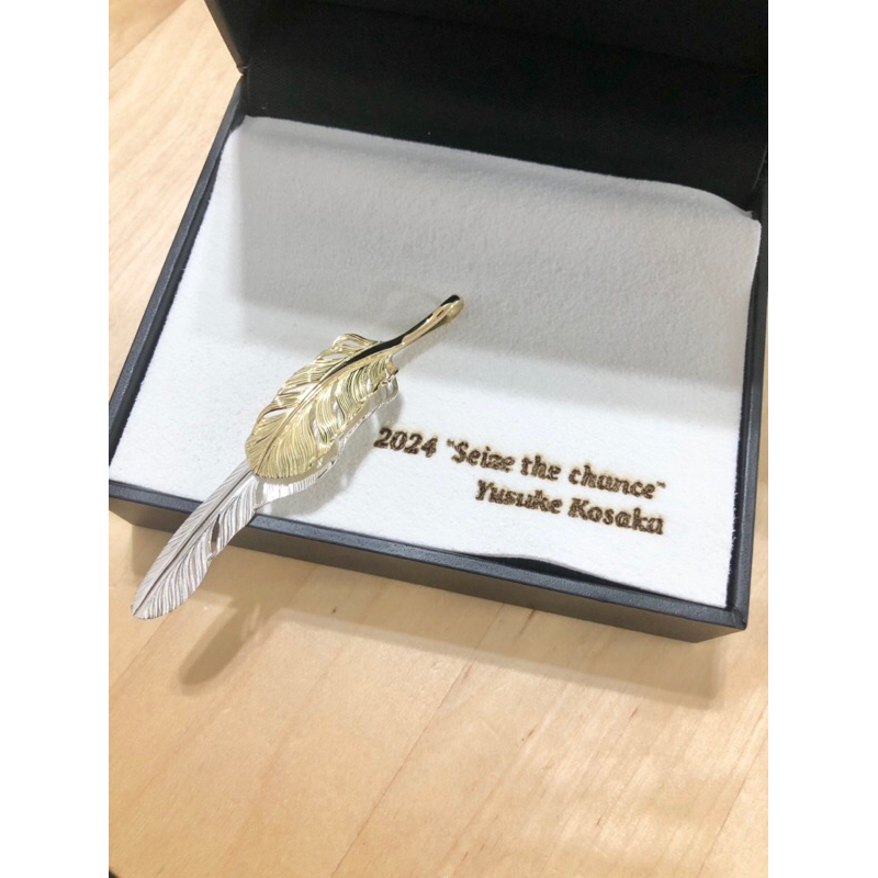 Yusuke Kosaka 小坂雄介 K18上金「Seize the chance」大羽毛 日本製 | 蝦皮購物